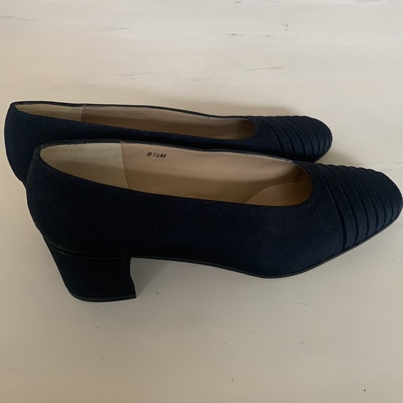 Vaneli | Shoes | Vaneli Navy Blue Block Heels Size 85 | Poshmark